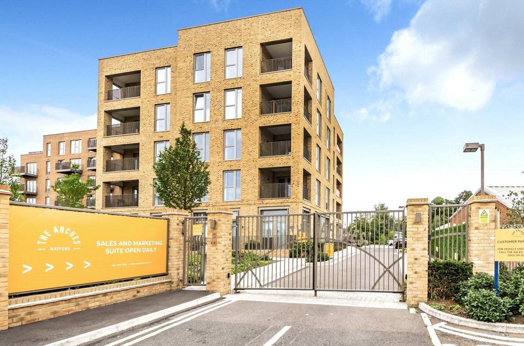 Watford, Hertfordshire WD17 1 bed apartment - £303,000