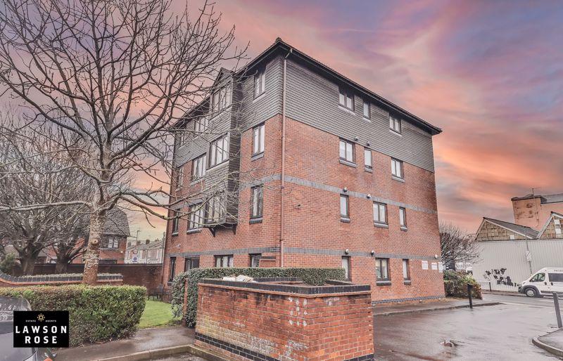 Rowan Court, Southsea 2 bed flat for sale - £160,000