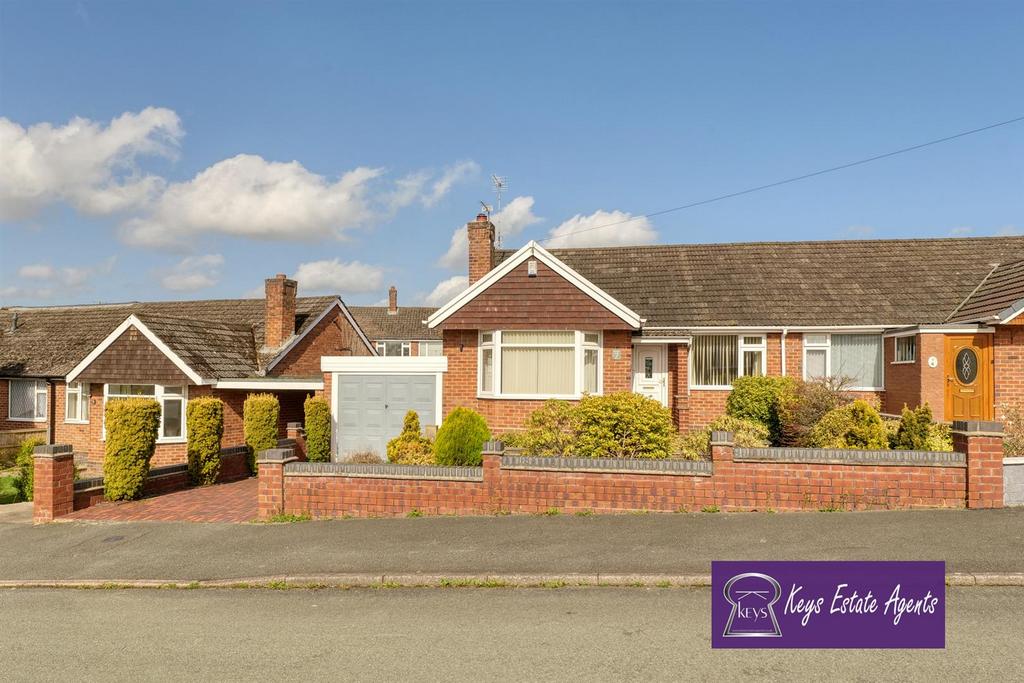 Portland Drive, Forsbrook, 2 bed semi-detached bungalow - £218,000