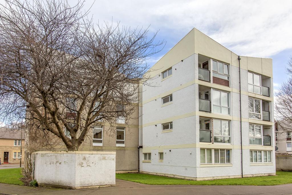 21D, Newbigging, Musselburgh, EH21 7AL 2 bed flat - £138,000