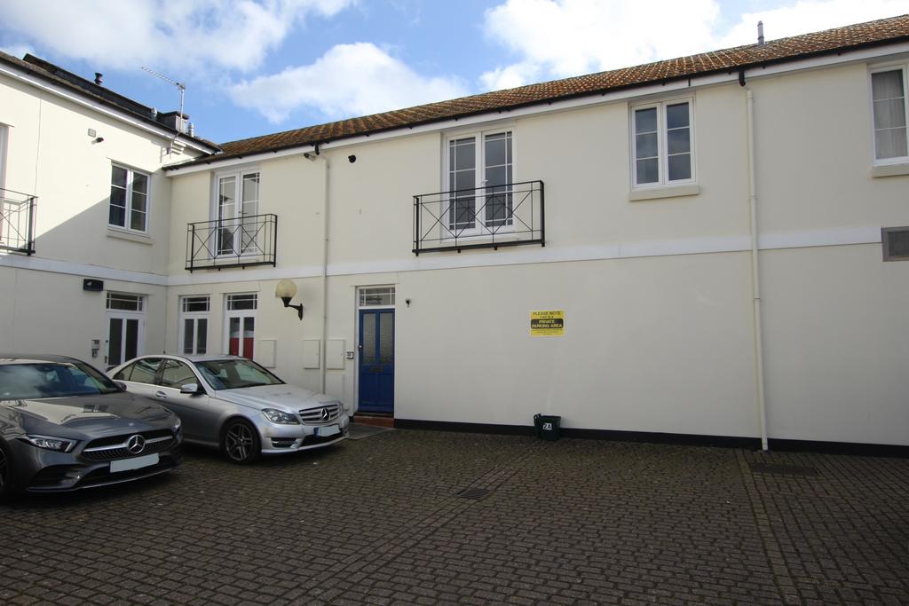 Tivoli Mews, Tivoli, Cheltenham, GL50 2 bed flat - £995 pcm (£230 pw)