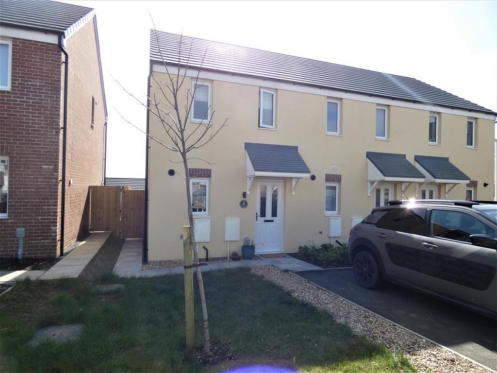 Spring Grove, Haverfordwest 2 bed end of terrace house - £165,000