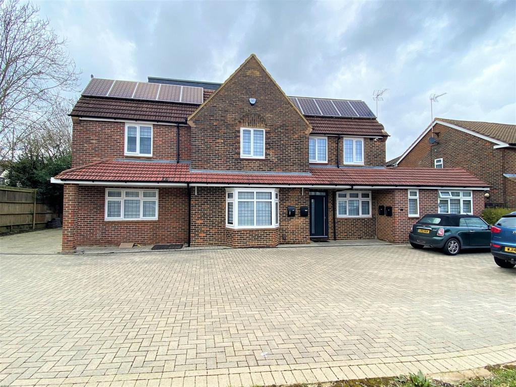 Beech Drive, Borehamwood, WD6 2 bed apartment - £550,000