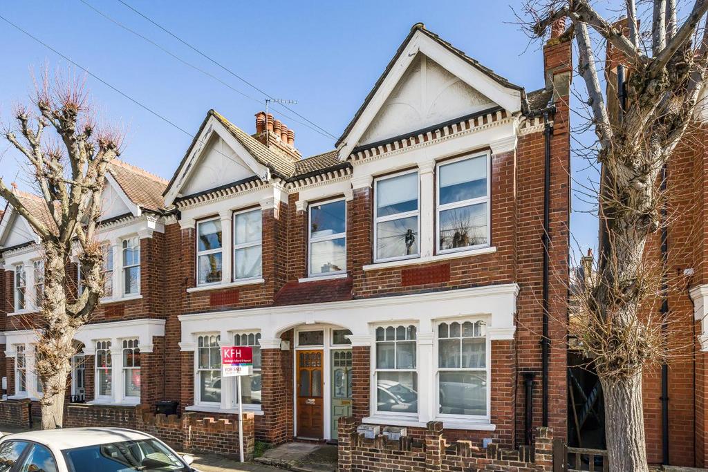 Badminton Road, Balham 3 bed flat - £825,000