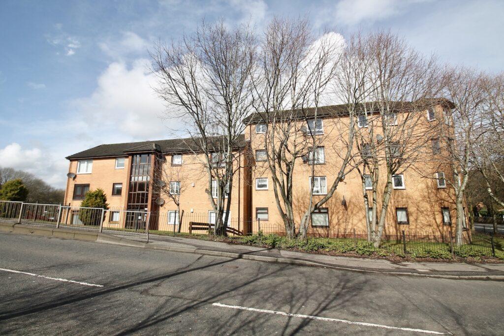 Petershill Road, Springburn Glasgow G21 4AJ 2 bed flat for sale - £90,000