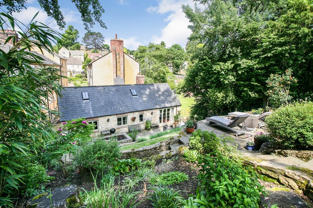 Blockley Court, Blockley... 4 bed semi-detached house - £775,000