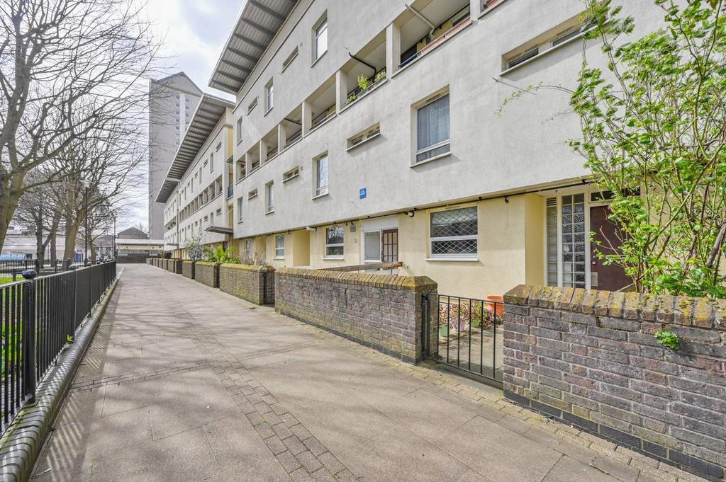 The Quarterdeck, Westferry Road, Isle of Dogs, Isle Of Dogs, London ...