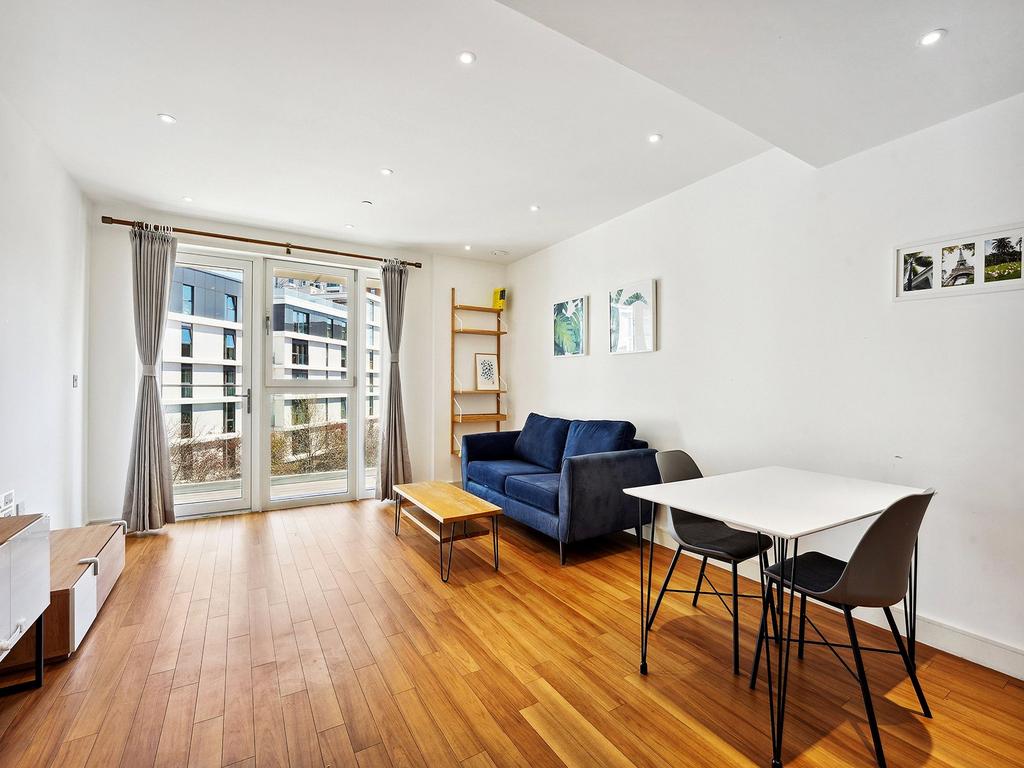 Wandsworth Road, Nine Elms, SW8 2 bed apartment - £3,445 pcm (£795 pw)