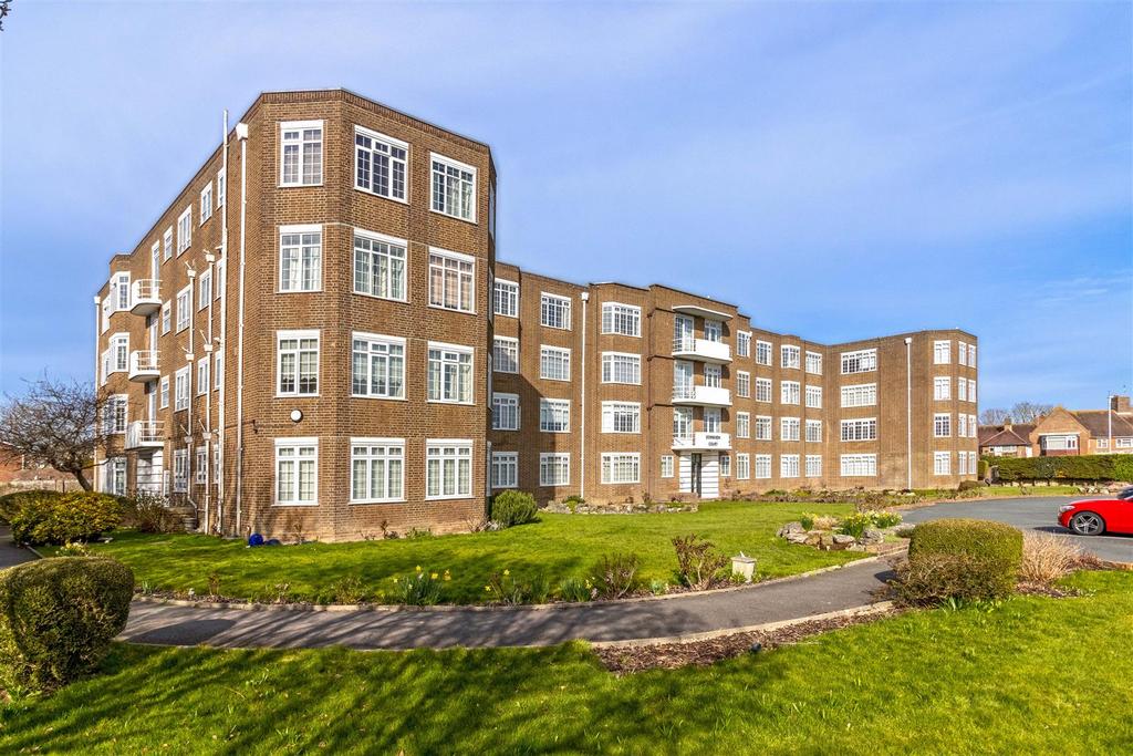 Boundary Road, Worthing 2 bed flat - £265,000