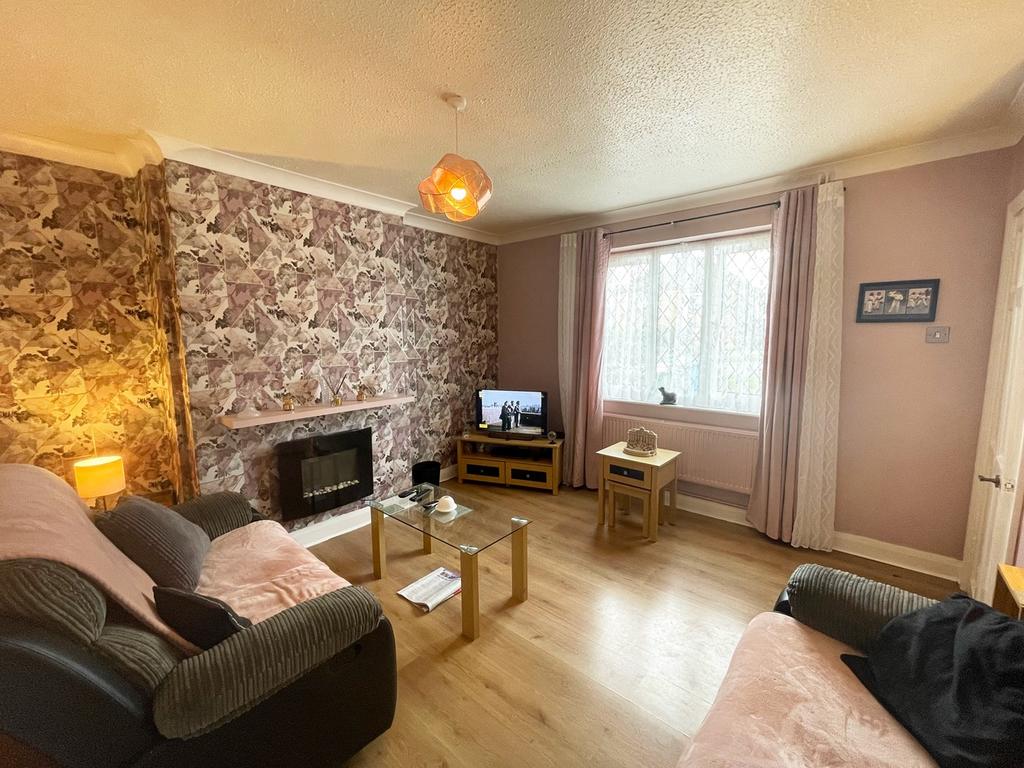 Stephenson Way, Corby, NN17 2 bed terraced house - £152,500