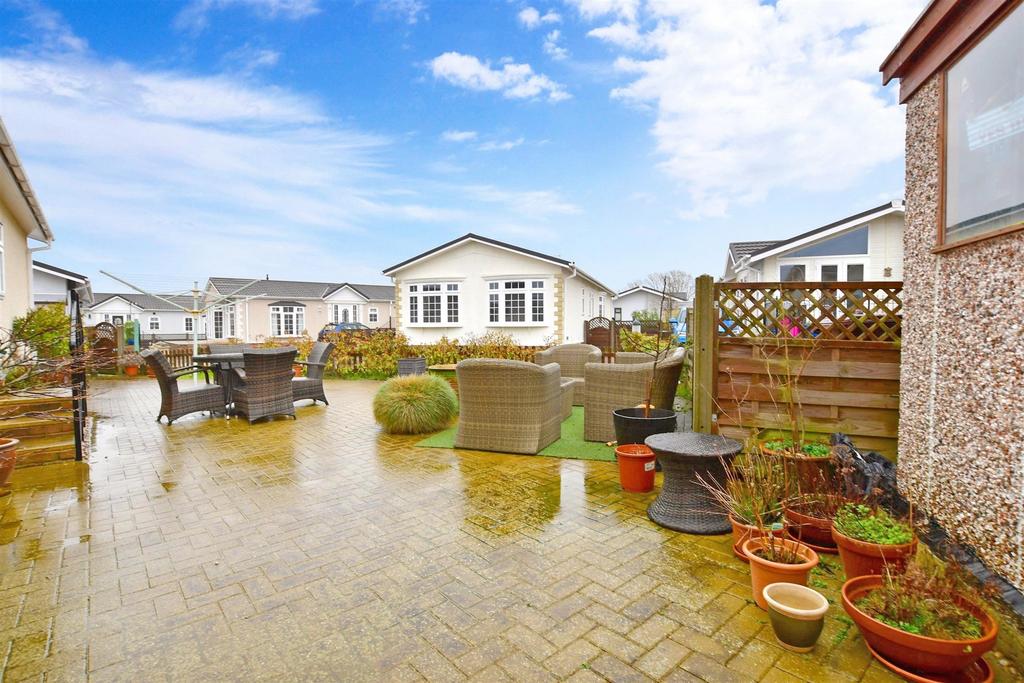 Woodlands Park, Biddenden, Ashford, Kent 2 bed park home for sale - £ ...