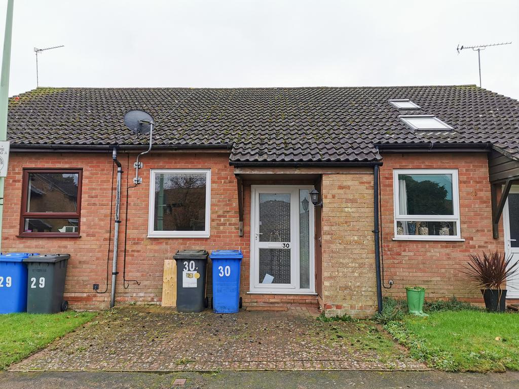 Beccles, NR34 1 bed chalet to rent - £675 pcm (£156 pw)