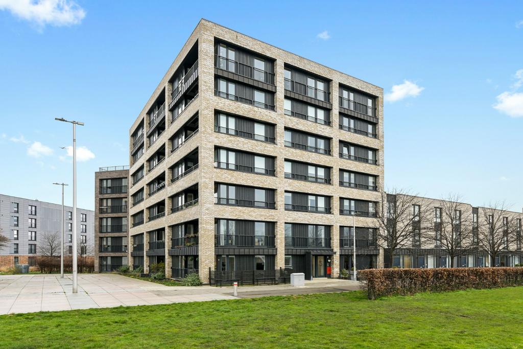 5/12 Waterfront Avenue, Edinburgh EH5 1 bed flat for sale - £185,000