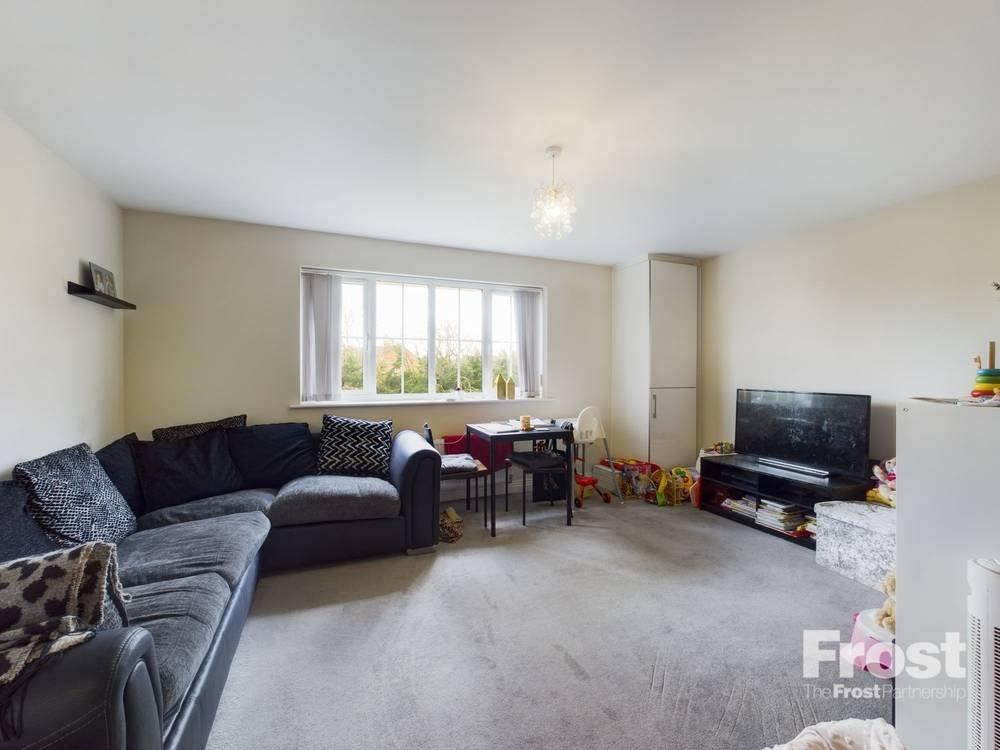 Hanover Close, Ashford, Surrey, TW15 1 bed apartment - £225,000