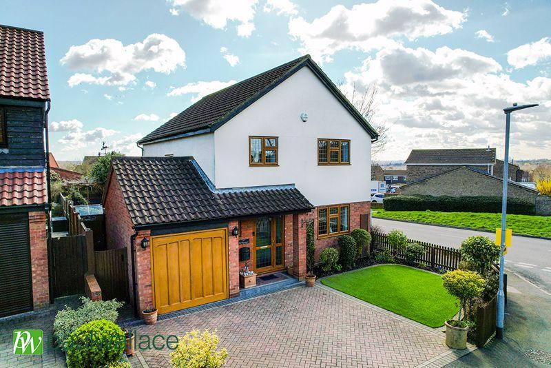 Springwood, West Cheshunt 4 bed detached house - £720,000