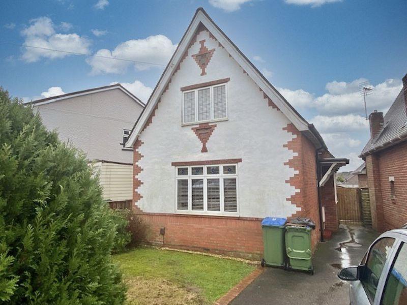 Somerton Avenue, Southampton SO18 2 bed detached house - £1,400 pcm (£ ...