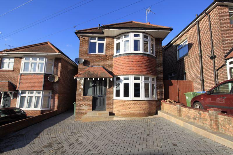 Norwich Road, Southampton SO18 3 bed detached house - £499,950