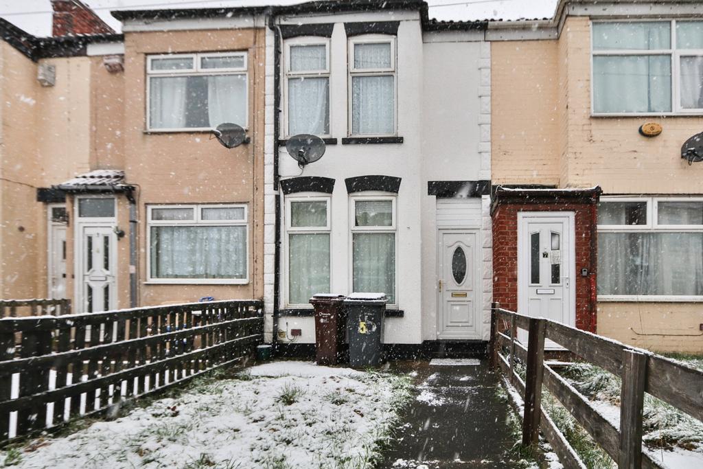 Cyprus Street, Hull, East Riding of... 2 bed terraced house - £60,000