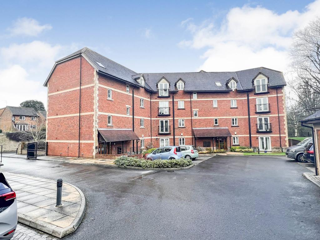 Mill Court, Old Mill Lane 2 bed apartment - £285,000