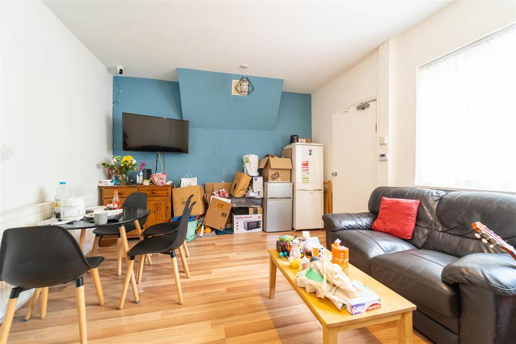 Selly Hill Road, Selly Oak 4 bed house - £1,716 pcm (£396 pw)