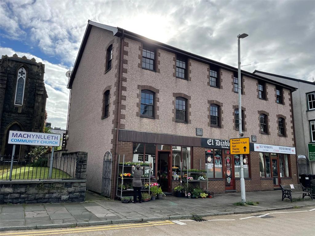 Penrallt Street, Machynlleth, Powys... 2 bed flat - £145,000