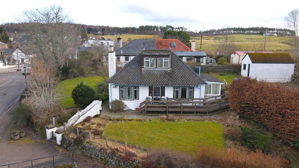 Strathaird Main Street, Lairg... 3 bed detached house - £170,000