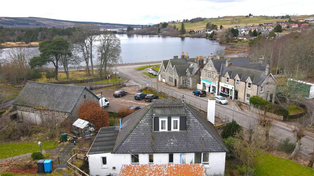 Strathaird Main Street, Lairg... 3 bed detached house - £170,000