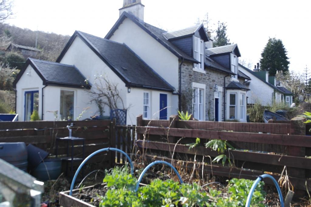 Bay Villa Strachur Bay, Strachur... 4 bed detached villa - £365,000