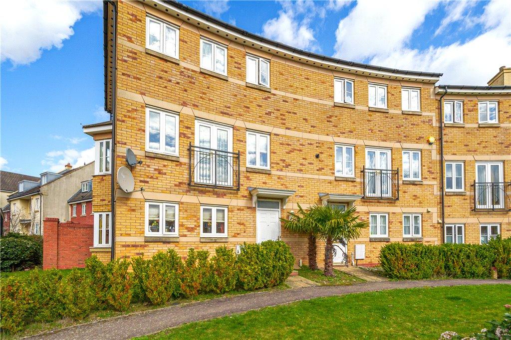 Berrywood Drive, Northampton... 3 bed end of terrace house - £300,000