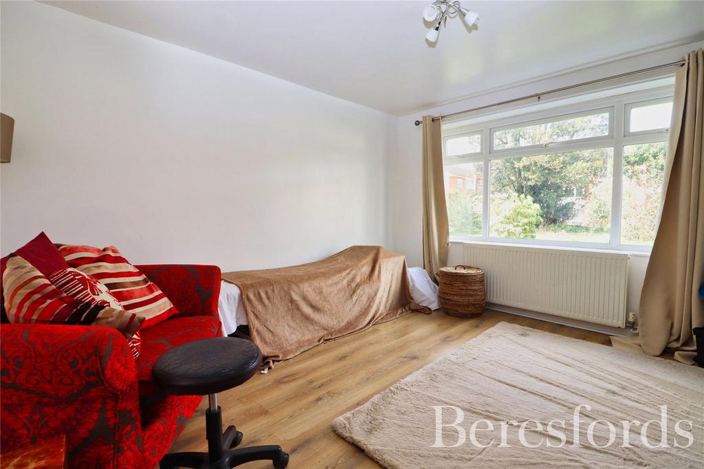 Meadgate Avenue, Chelmsford, CM2 3 bed terraced house for sale - £365,000
