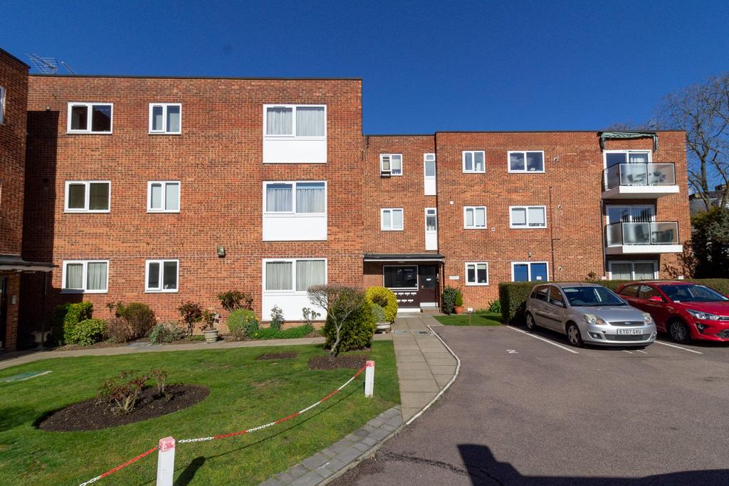 Kenlor Court, Heather Walk, Edgware, HA8 1 bed apartment for sale - £ ...