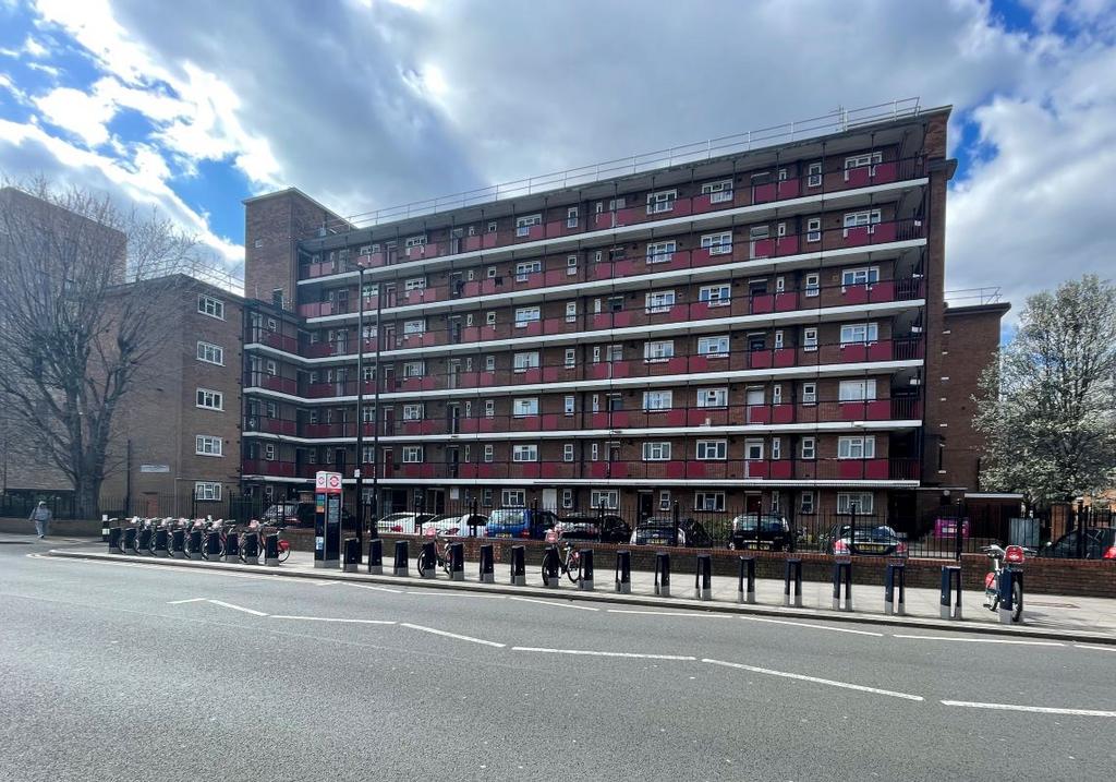Flat 25 Anne Goodman House, Jubilee... 2 bed flat - £150,000