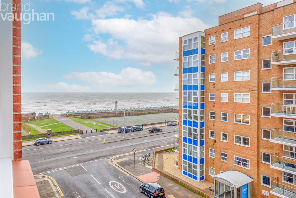 Dorset Court, Kingsway, Hove, BN3 1 bed flat - £230,000