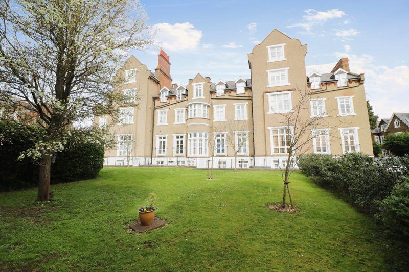 Upton Park, Slough 2 bed maisonette - £250,000