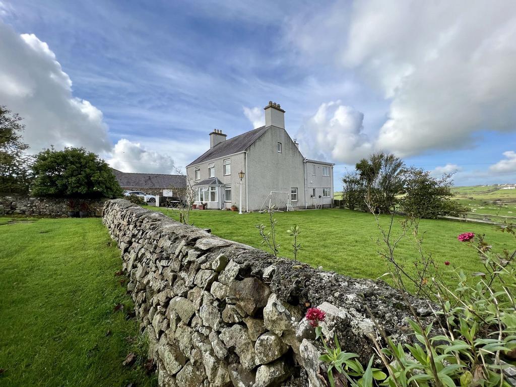 Lon Cefn, Llannerch-y-medd, LL71 5 bed detached house for sale - £1,795,000