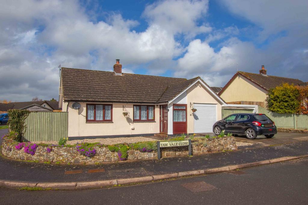 North Tawton, Devon 2 bed bungalow - £299,000