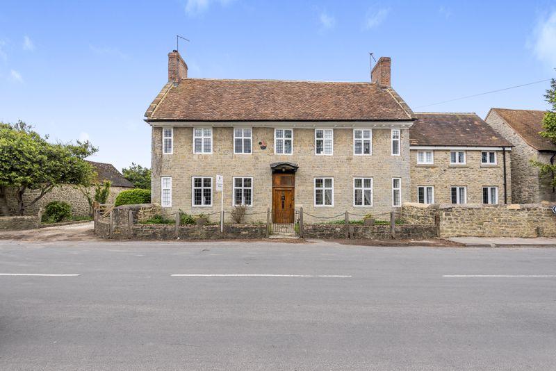 Marsh Gibbon OX27 6 bed property - £1,750,000