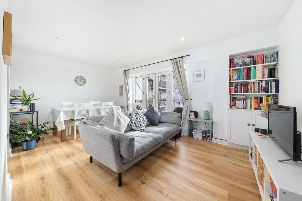 Stepney Way, London E1 1 bed flat - £325,000