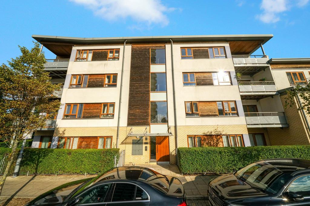 Rainhill Way, London E3 2 bed flat - £425,000