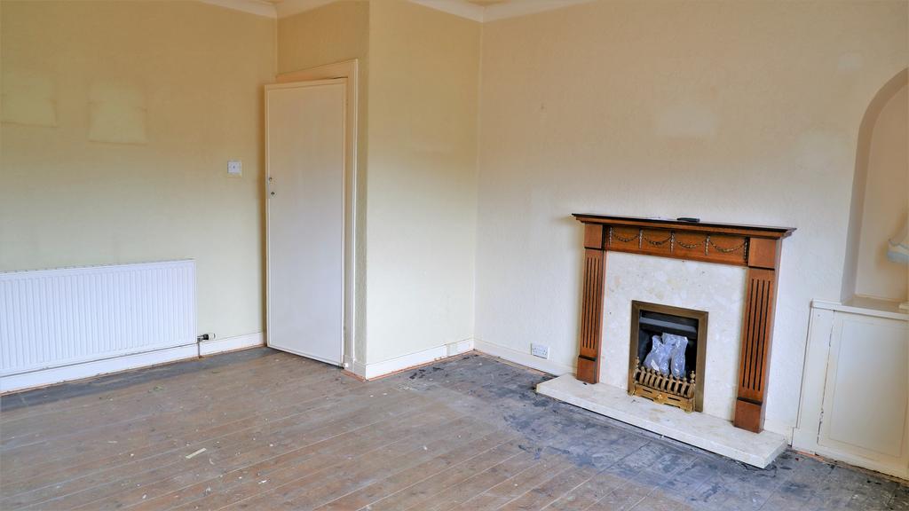 Levern Crescent, Barrhead G78 2 bed ground floor flat - £72,000