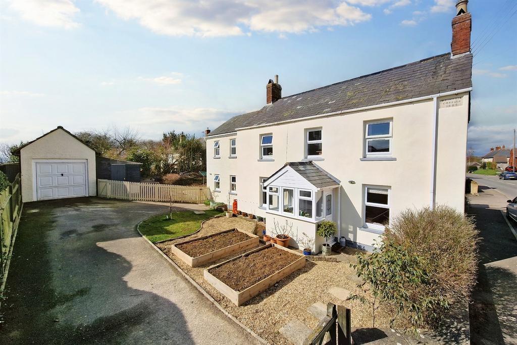 Salway Ash 4 bed detached house for sale - £435,000