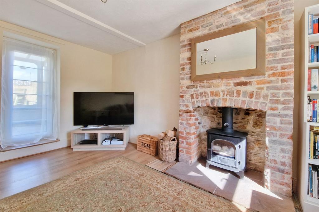 Salway Ash 4 bed detached house for sale - £435,000