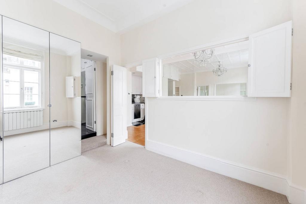 Rutland Gate, Knightsbridge, London, SW7 1 bed flat - £2,535 pcm (£585 pw)