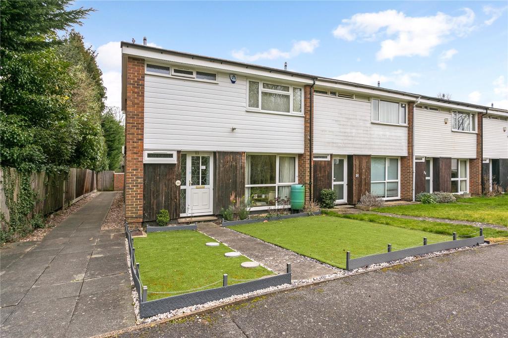 Lingfield Close, Northwood... 3 bed end of terrace house - £595,000