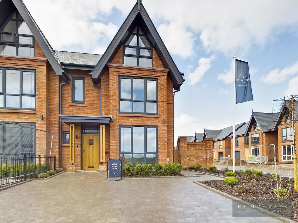 Beaufort Court, Lache Lane, Chester 4 bed townhouse - £595,000