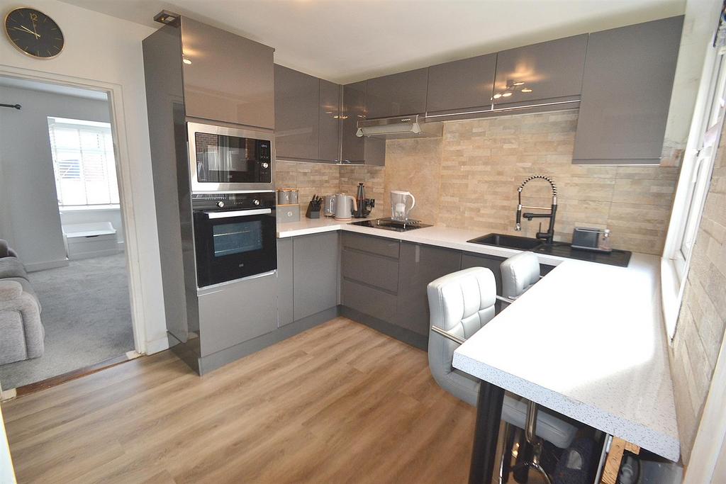 The Dicker, Lower Dicker, Hailsham 2 bed semi-detached house - £269,000