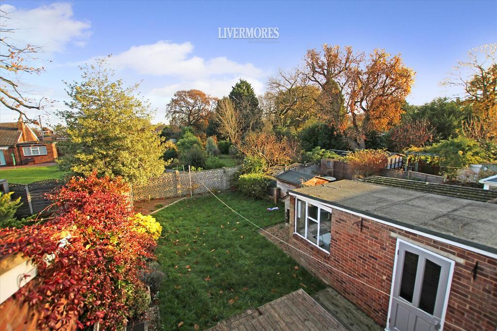 Fernheath Way Dartford Kent 3 Bed Semi Detached House £450 000