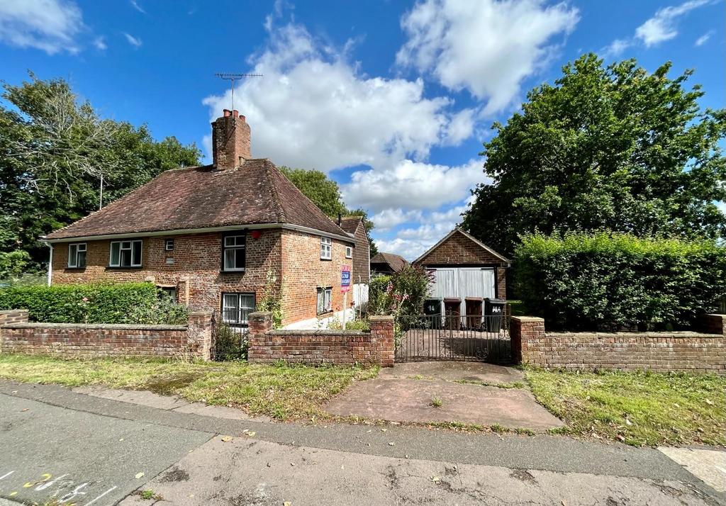 The Street, Kennington 3 bed semi-detached house for sale - £375,000
