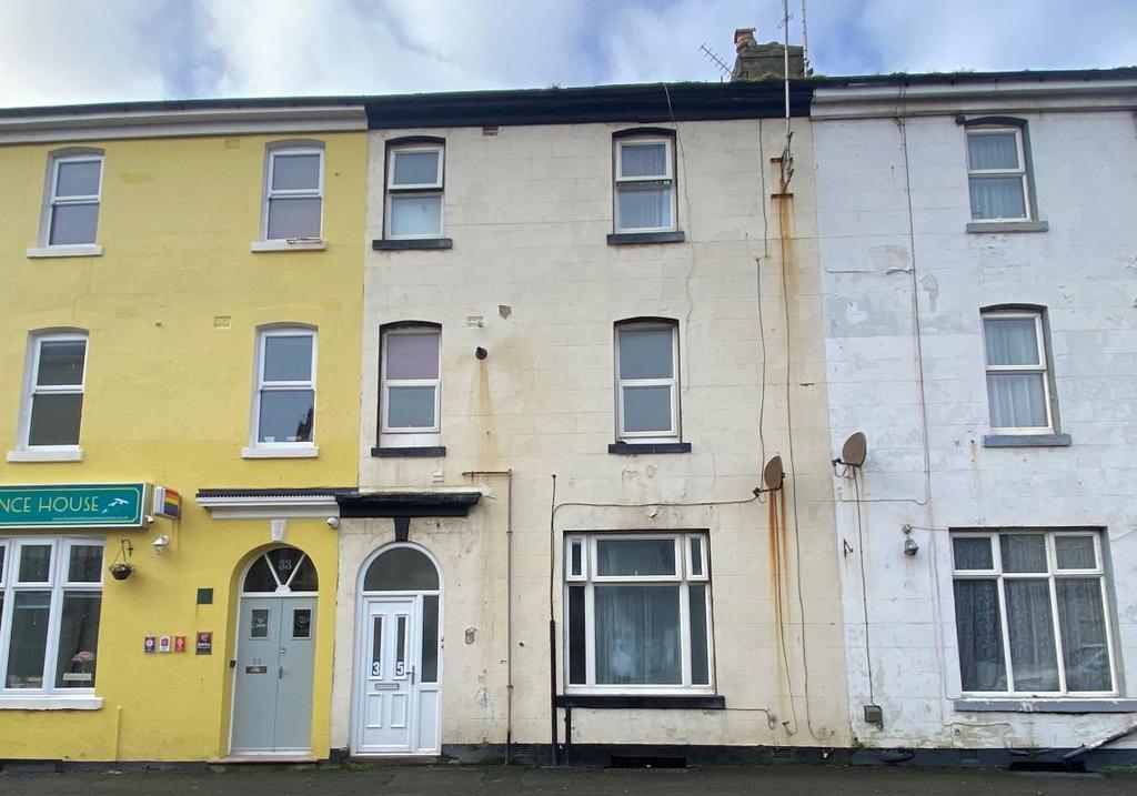 35 General Street, Blackpool... 5 bed block of apartments - £120,000