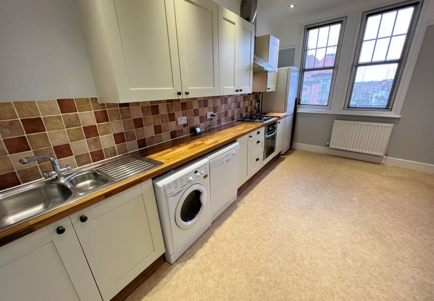 Long Lane, Finchley, N3 2 bed flat - £2,000 pcm (£462 pw)